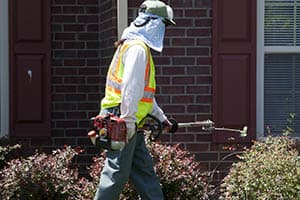 This Is Why Landscapers Wear Long Sleeves – Landscapingplanet ...